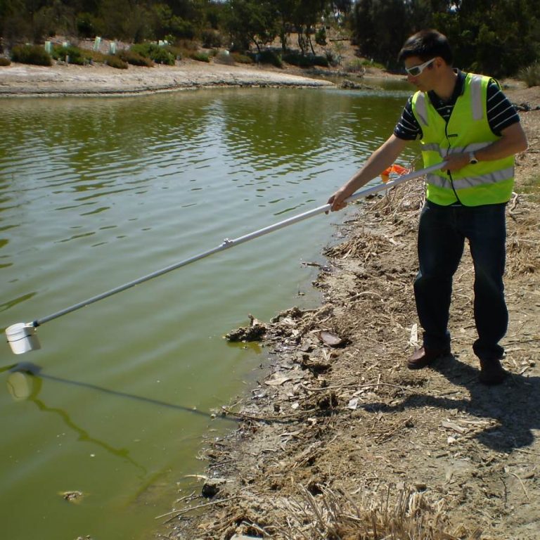 Swing Sampler - Telescopic surface water sampler with biodegradable ...